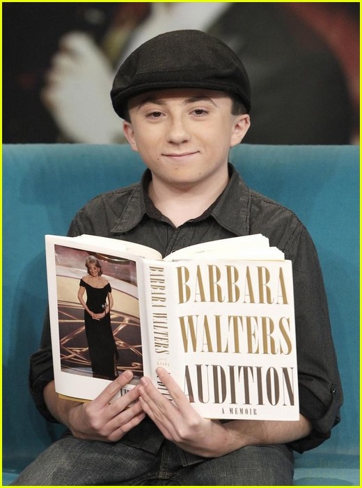 Eden Sher & Charlie McDermott Celebrate 100 Episodes of 'The Middle ...