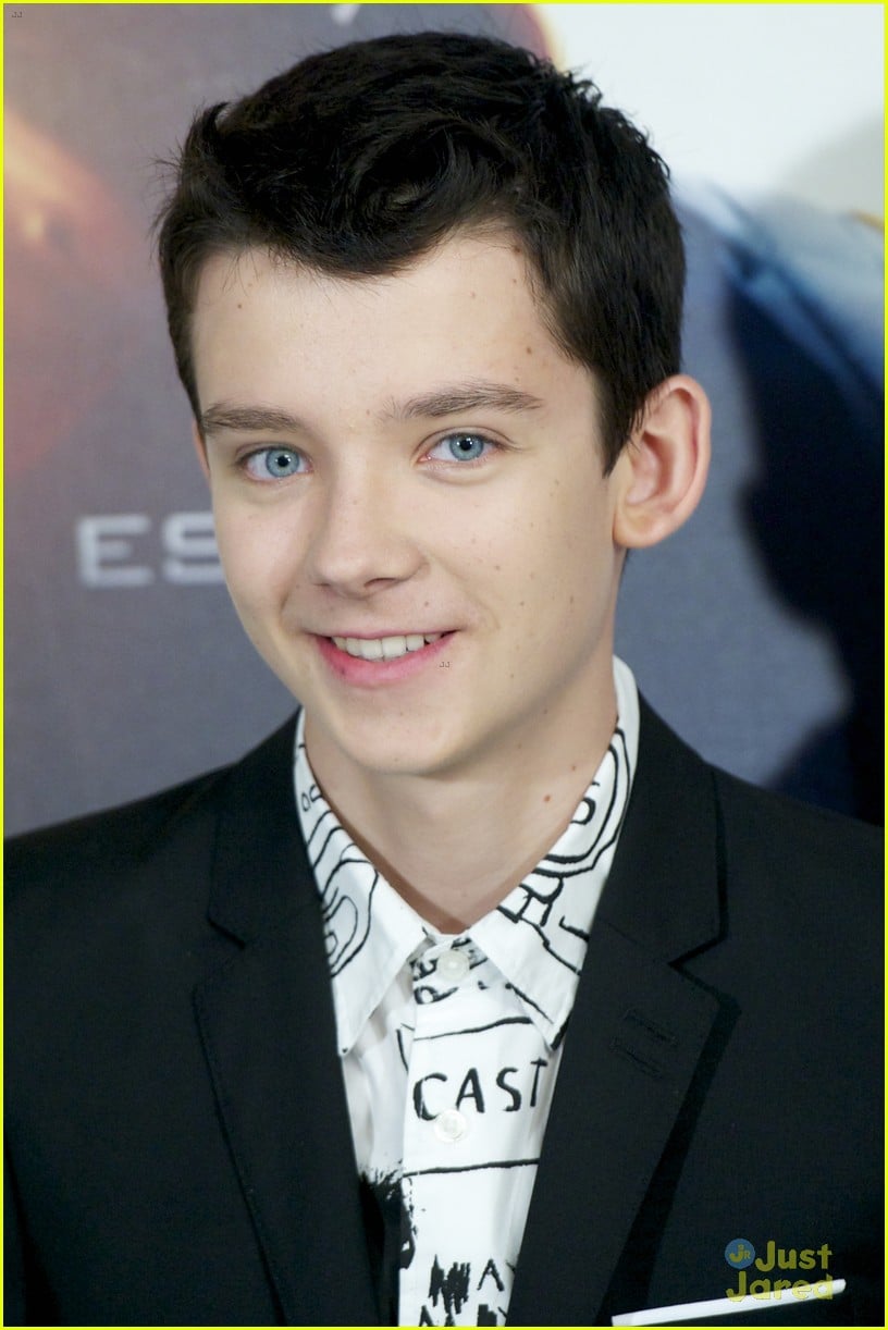 Hailee Steinfeld & Asa Butterfield: 'Ender's Game' Madrid Photo Call ...