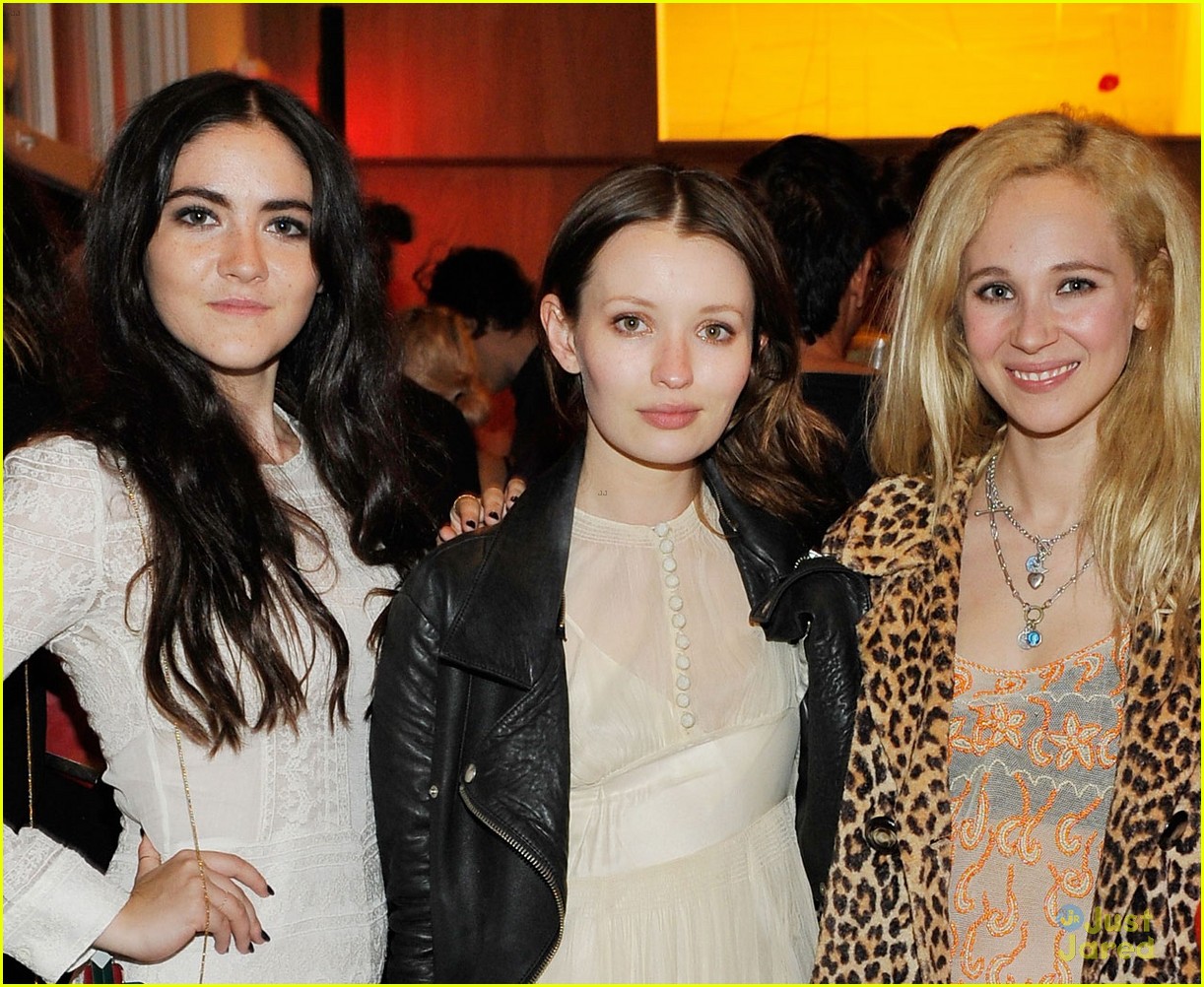 Juno Temple & Isabelle Fuhrman: Isabel Marant BBQ Party | Photo 606918 ...