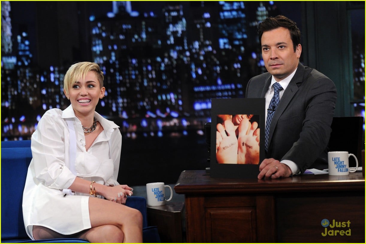 Full Sized Photo of miley cyrus bangerz promo in nyc 06 | Miley Cyrus ...