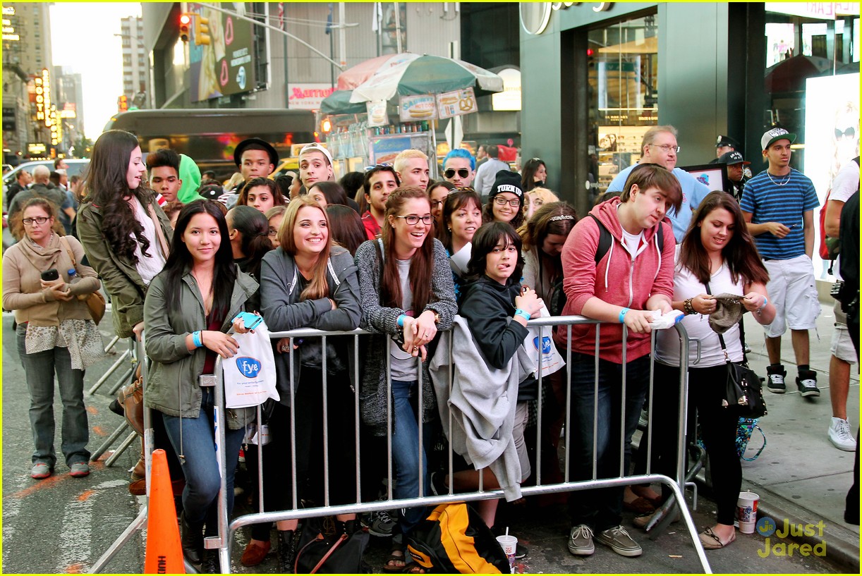 Miley Cyrus: 'Bangerz' Promo in NYC | Photo 606092 - Photo Gallery ...