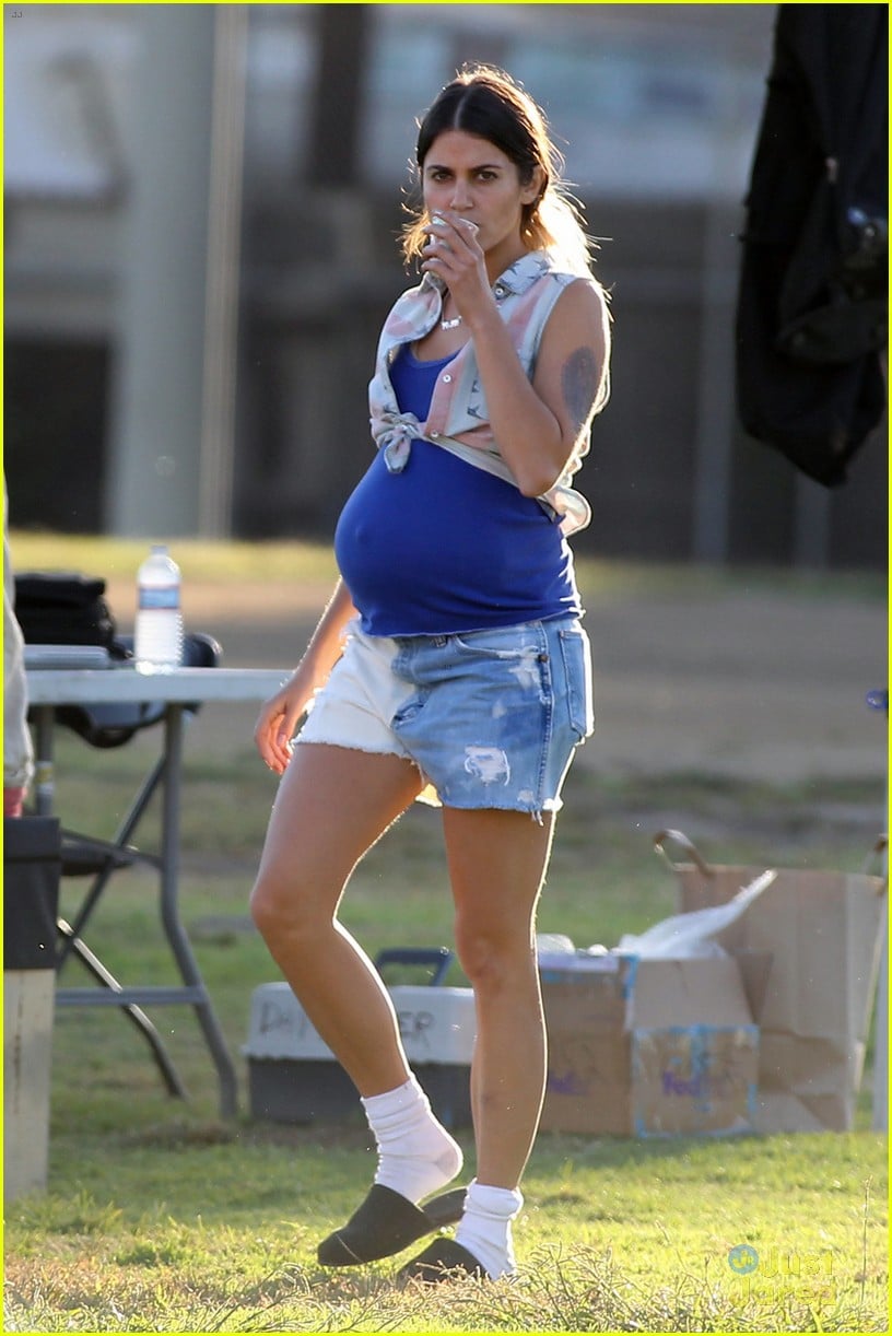 Nikki Reed: Baby Bump for 'Scout' Filming | Photo 613031 - Photo ...