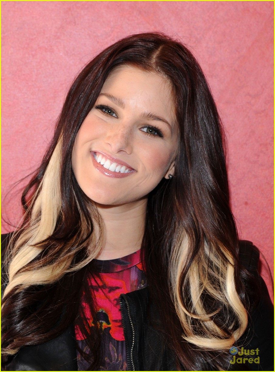 Full Sized Photo of cassadee pope frame target 09 | Cassadee Pope ...