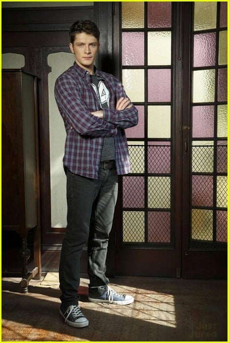 'Ravenswood': Even More Cast Pics & Extended Preview! | Photo 608734 ...