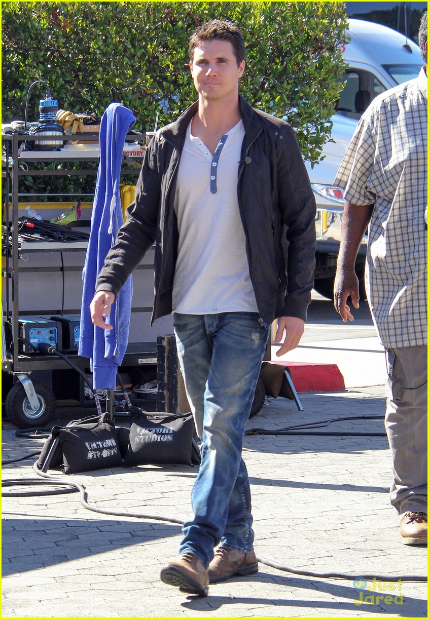 Robbie Amell Opens Up About Tomorrow People Audition Photo 605848 Photo Gallery Just