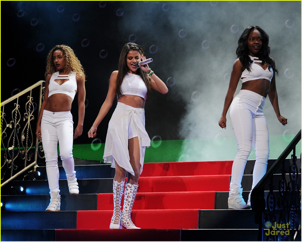 Selena Gomez: 'Stars Dance' in Sunrise! | Photo 613079 - Photo Gallery ...