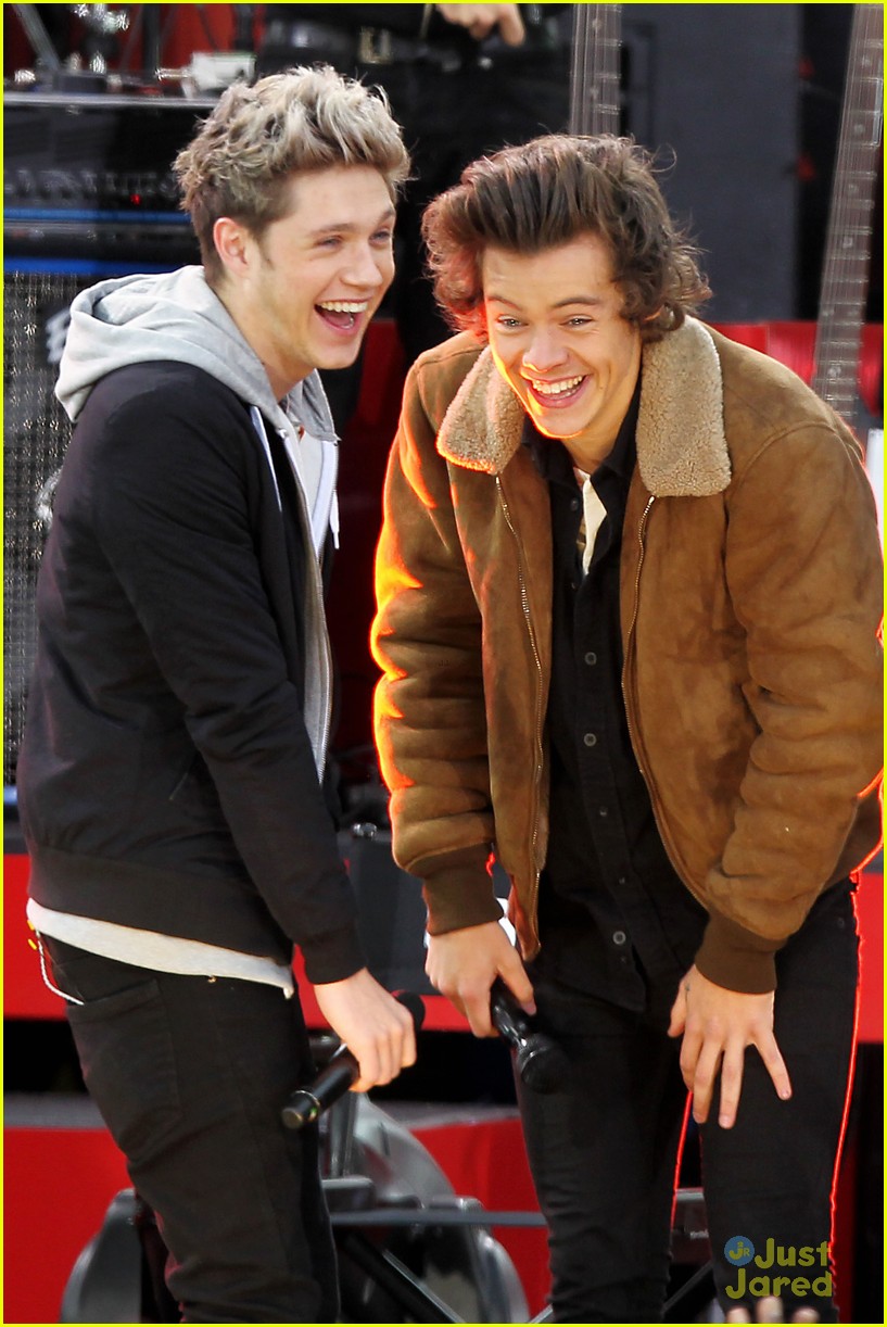 One Direction Performs Four Songs on 'Good Morning America' - Watch Now ...