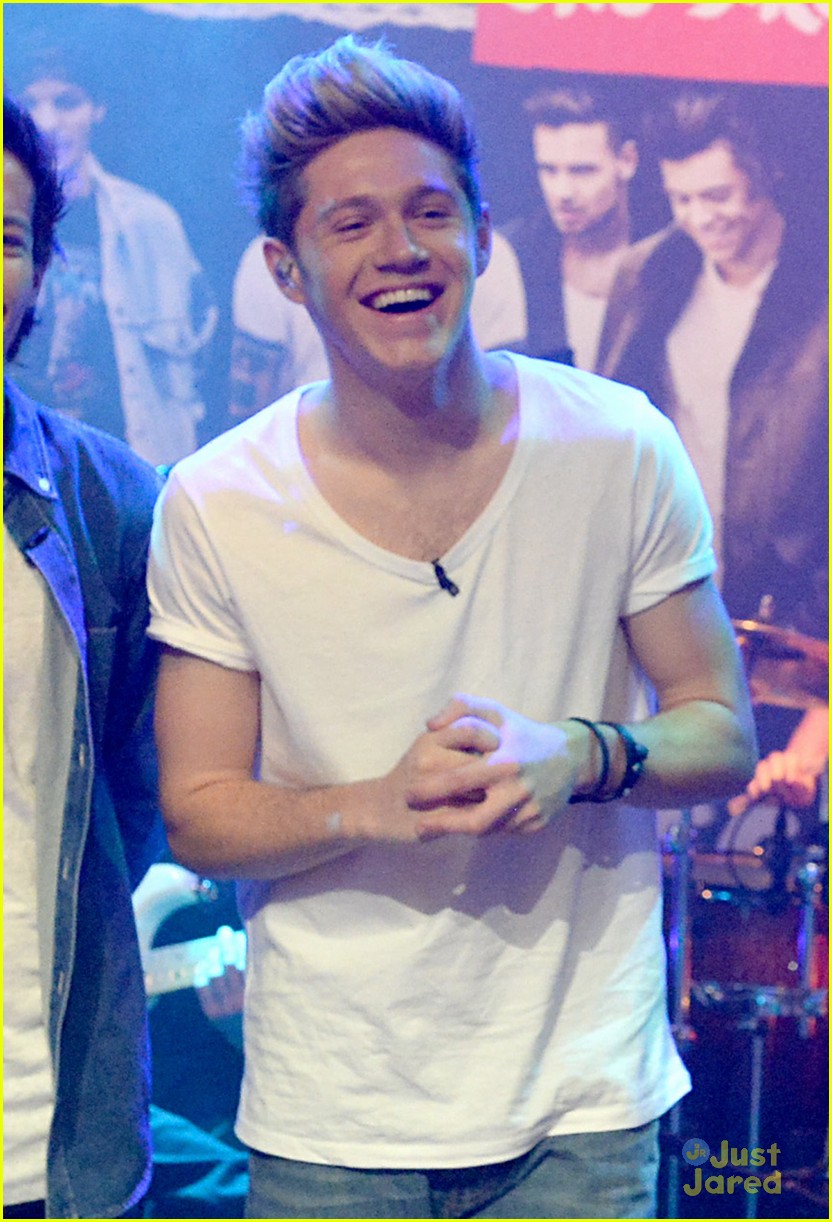 One Direction Perform 'Story of My Life', Preview 'Through the Dark ...