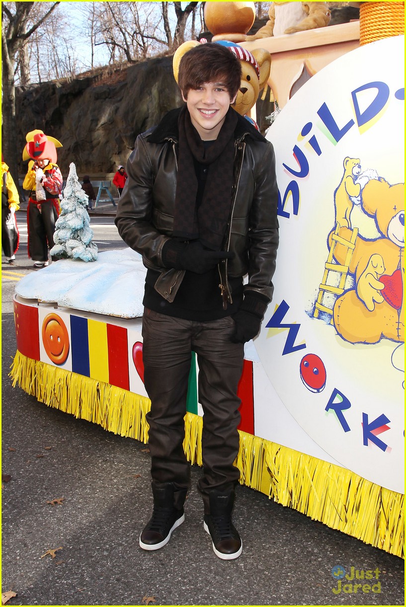 Austin Mahone: Macy's Thanksgiving Day Parade Performance! | Photo ...
