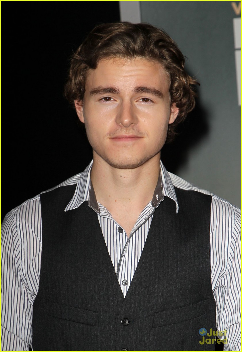 Callan McAuliffe & Cassidy Gard: 'Delivery Man' Premiere | Photo 613998 ...
