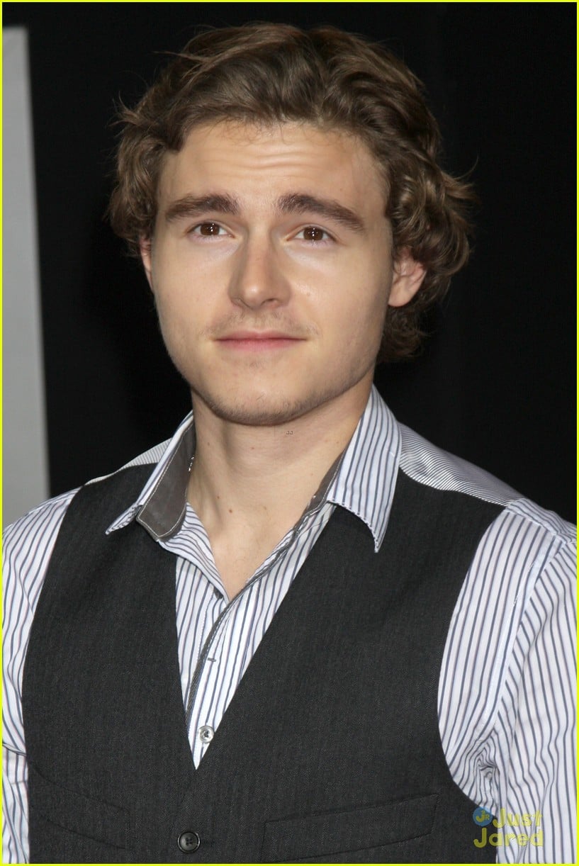 Callan McAuliffe & Cassidy Gard: 'Delivery Man' Premiere | Photo 614003 ...