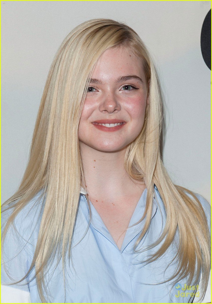 Elle Fanning: The Academy Nicholl Fellowships In Screenwriting Awards ...