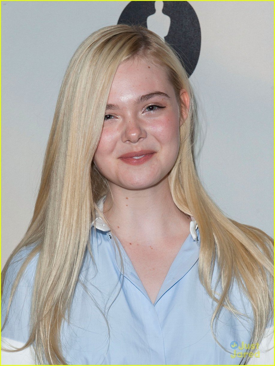 Elle Fanning: The Academy Nicholl Fellowships In Screenwriting Awards ...