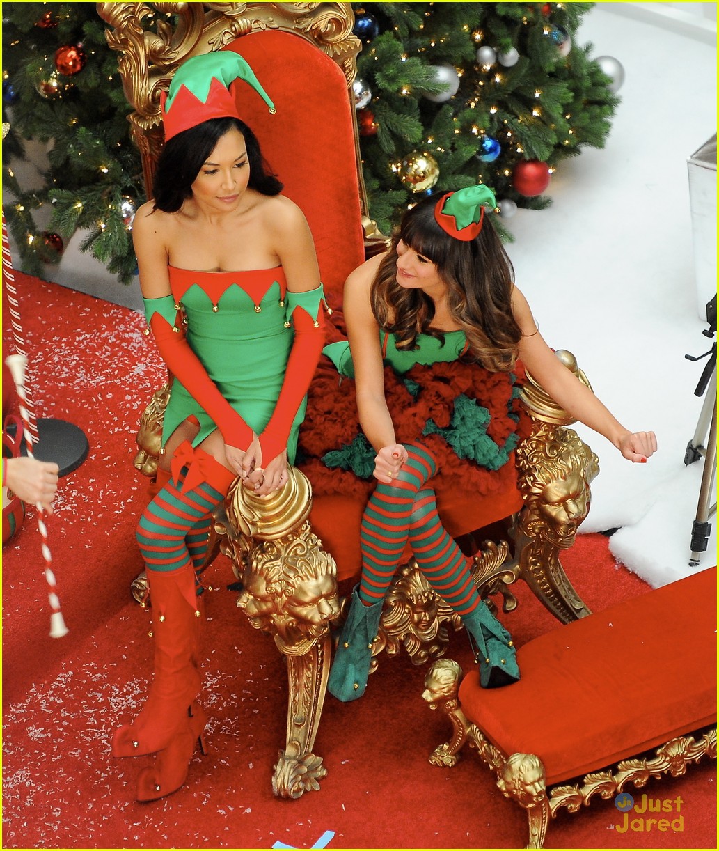 Lea Michele & Naya Rivera: Christmas Scenes for 'Glee'! | Photo 615382 - Photo Gallery | Just ...
