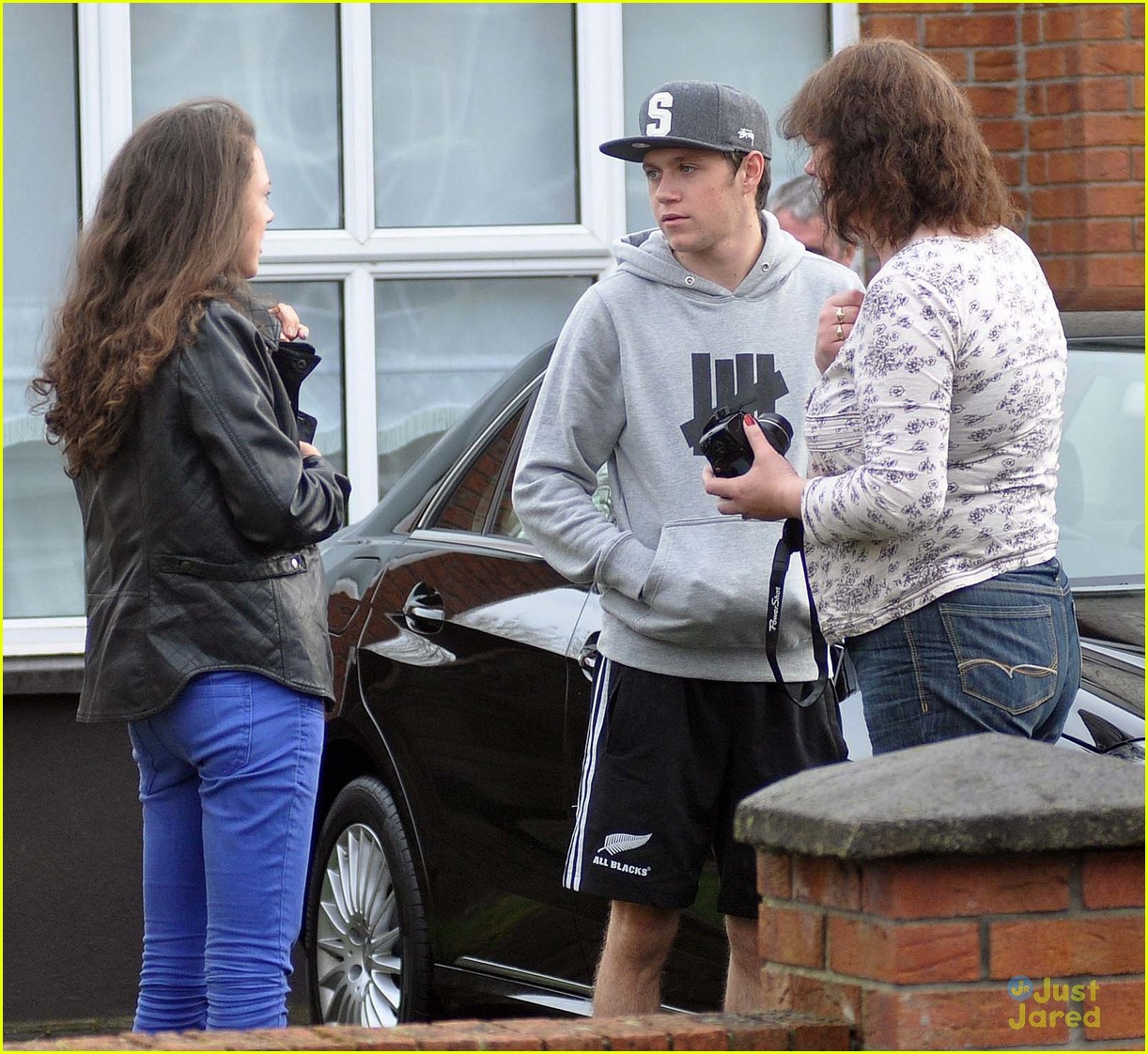 Niall Horan: Fan Friendly in Ireland | Photo 616210 - Photo Gallery ...