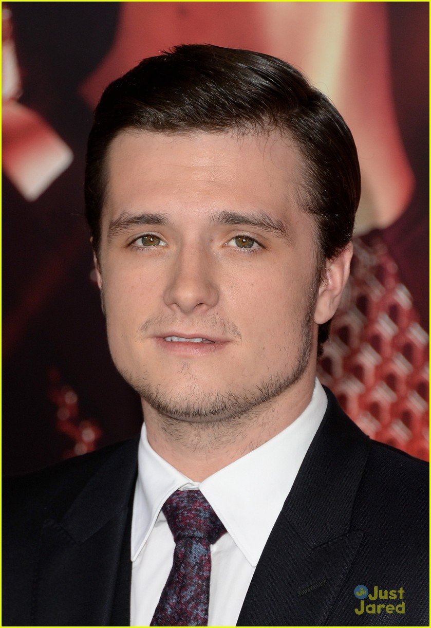 Full Sized Photo of josh hutcherson catching fire la premiere 08 | Josh ...