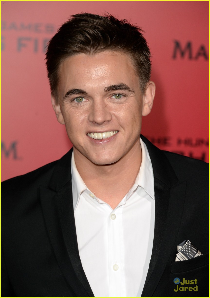 Jesse McCartney & Lyndsy Fonseca: 'The Hunger Games: Catching Fire' L.A ...