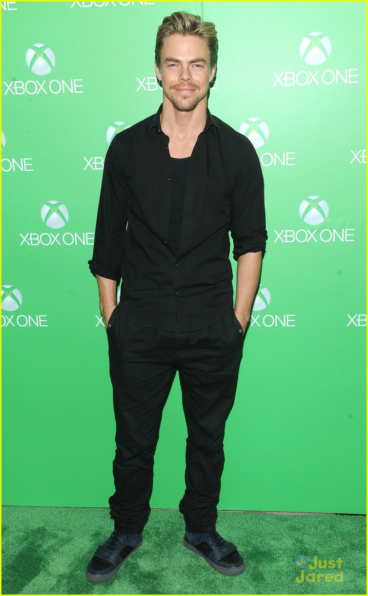 Joe & Kevin Jonas: Xbox One Launch | Photo 620710 - Photo Gallery ...