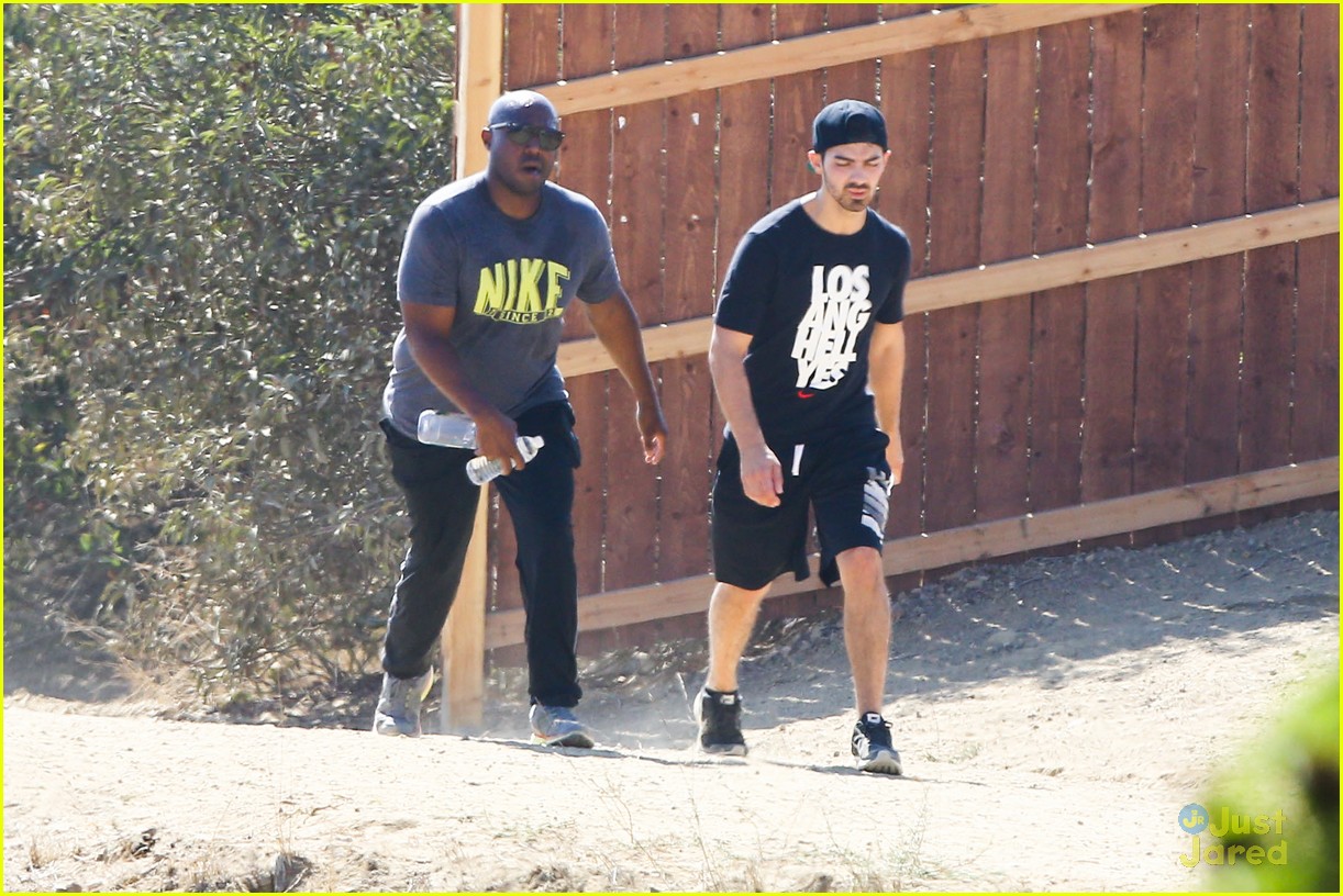 Full Sized Photo of joe jonas back on instagram after one month 16 ...