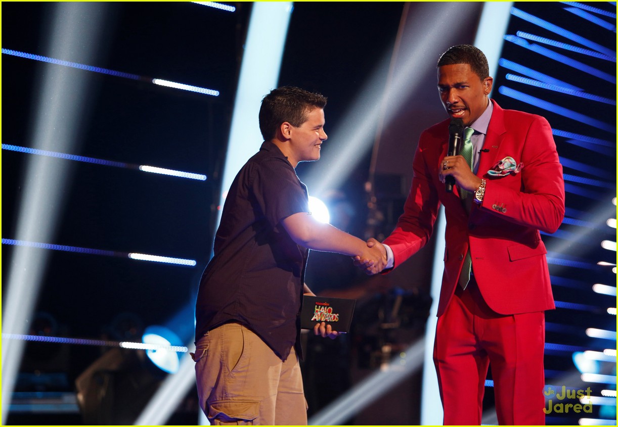 Josh Hutcherson Honors Zachary Kerr for the TeenNick Halo Awards 2013 ...