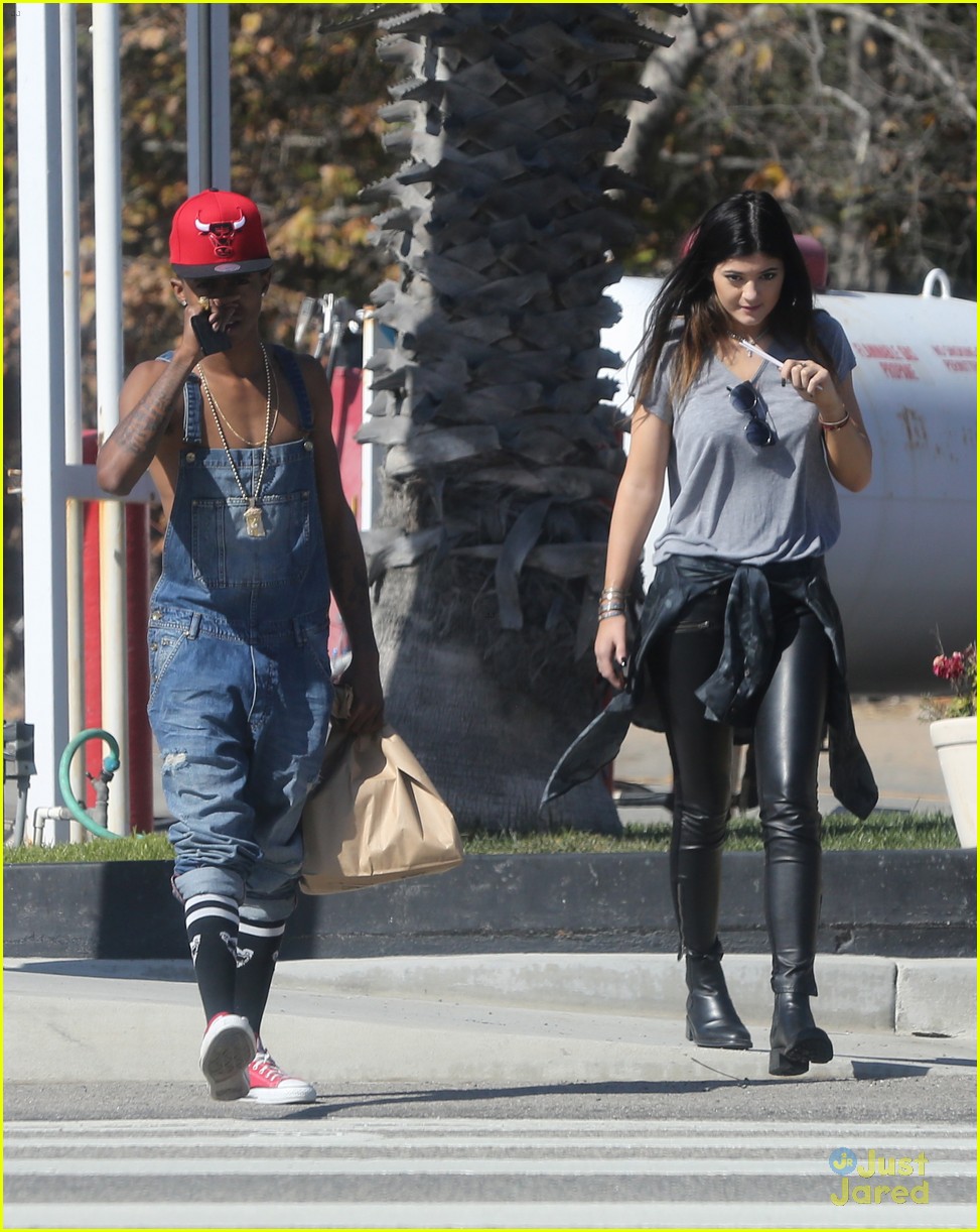 Full Sized Photo Of Kylie Jenner Gas Station Stop With Lil Twist 32 Kylie Jenner Gas Station