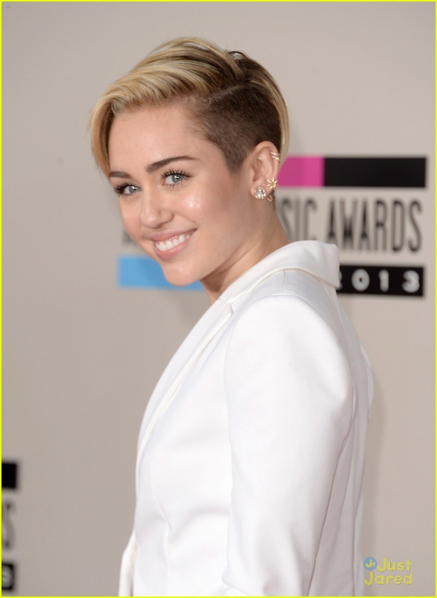Miley Cyrus - AMAs 2013 After 21st Birthday! | Photo 621235 - Photo ...