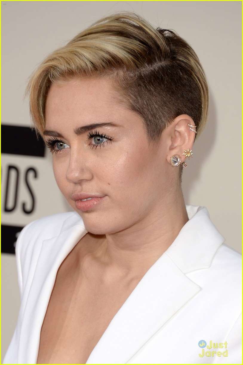 Miley Cyrus - AMAs 2013 After 21st Birthday! | Photo 621244 - Photo ...