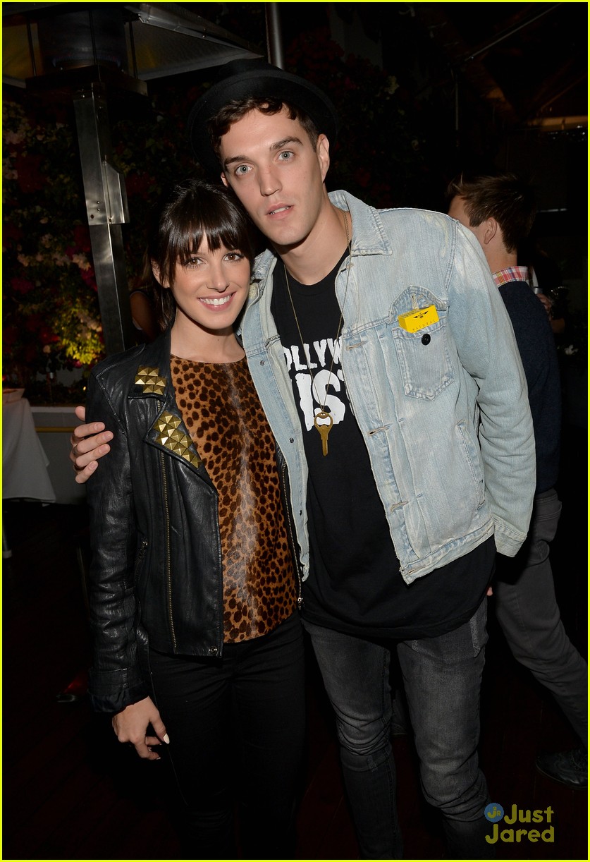 Full Sized Photo Of Nikki Reed Shenae Grimes Cassie Scerbo Jeans Event 16 Nikki Reed And Shenae