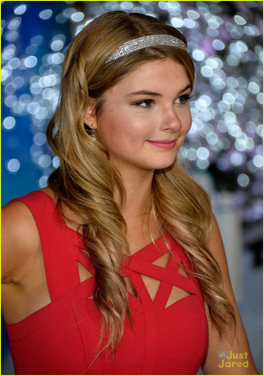 Full Sized Photo of stefanie scott frozen premiere 08 | Stefanie Scott: 'Frozen' Premiere Pretty ...
