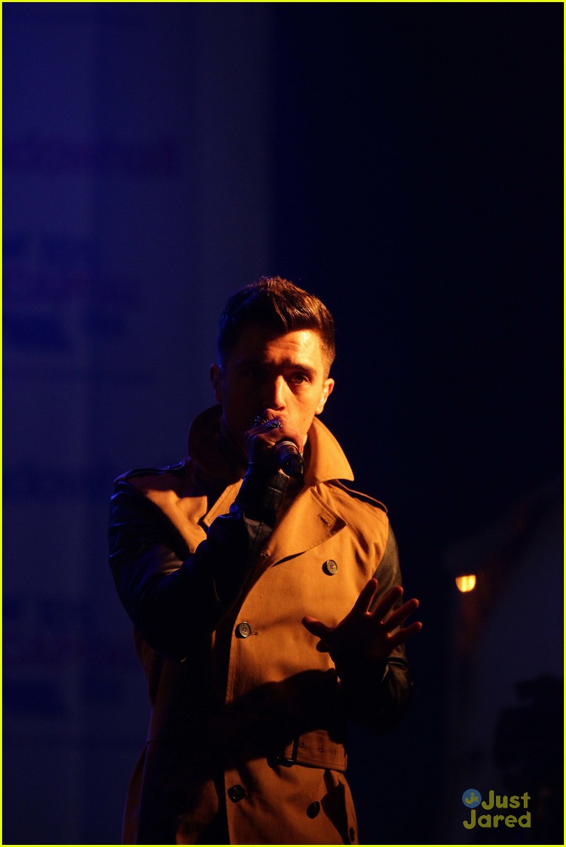 Union J Light Up Meadowhall Shopping Centre | Photo 615212 - Photo ...