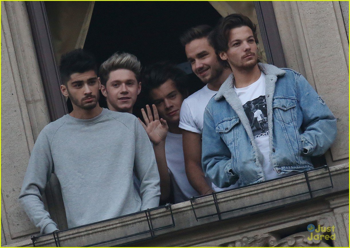One Direction: 'Milan Is Nuts Today!' | Photo 626478 - Photo Gallery ...
