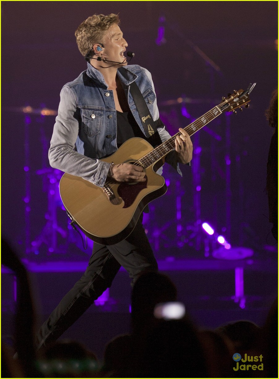 Cody Simpson Picks His Favorite Album of 2013 | Photo 625310 - Photo ...