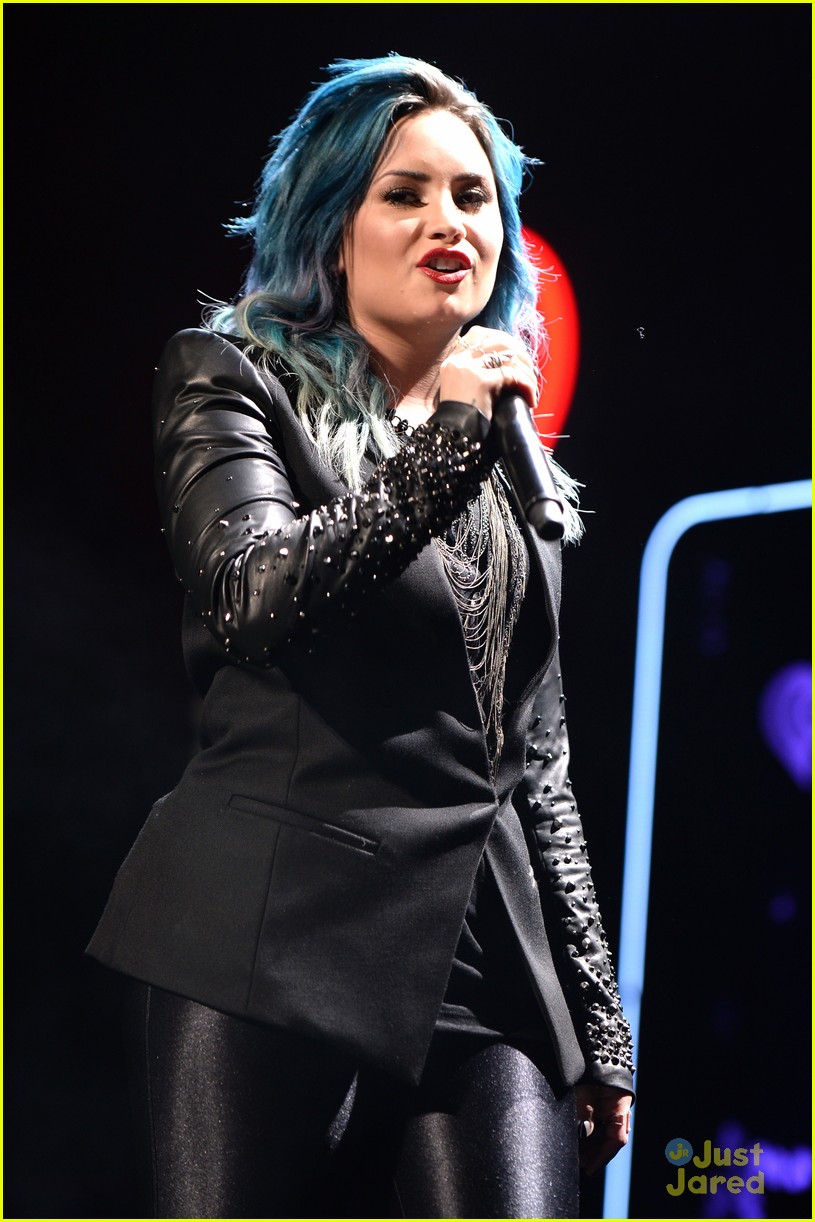 Demi Lovato Rocks Y100's Jingle Ball 2013 | Photo 628889 - Photo ...