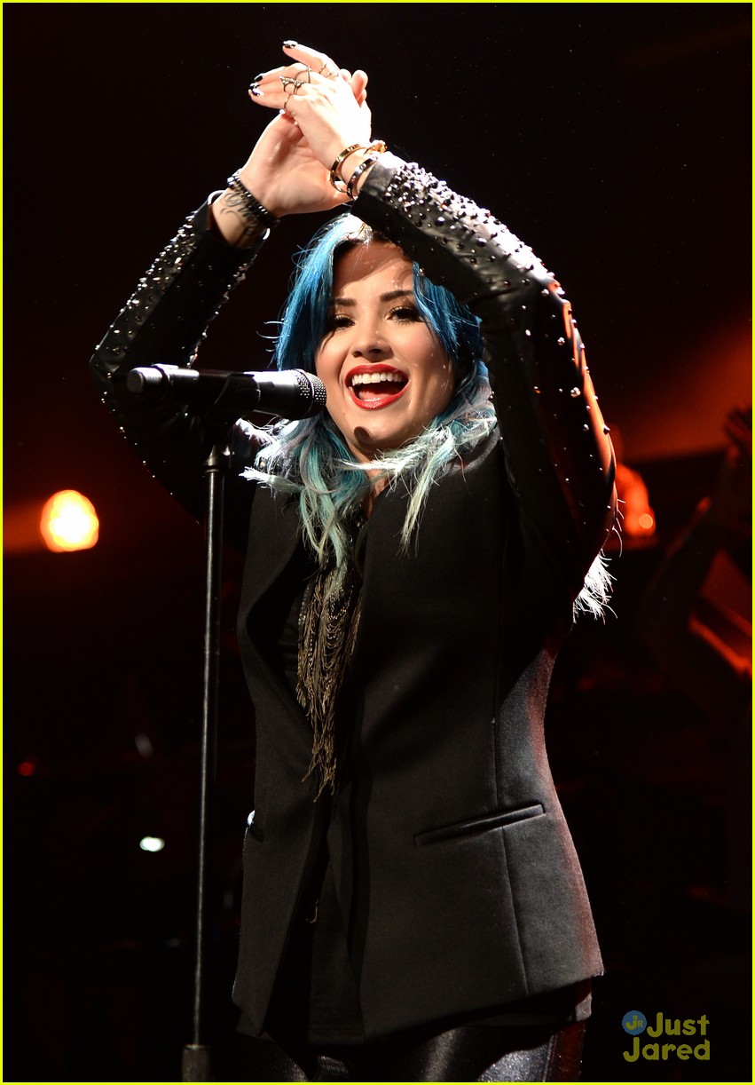 Demi Lovato Rocks Y100's Jingle Ball 2013 | Photo 628895 - Photo ...
