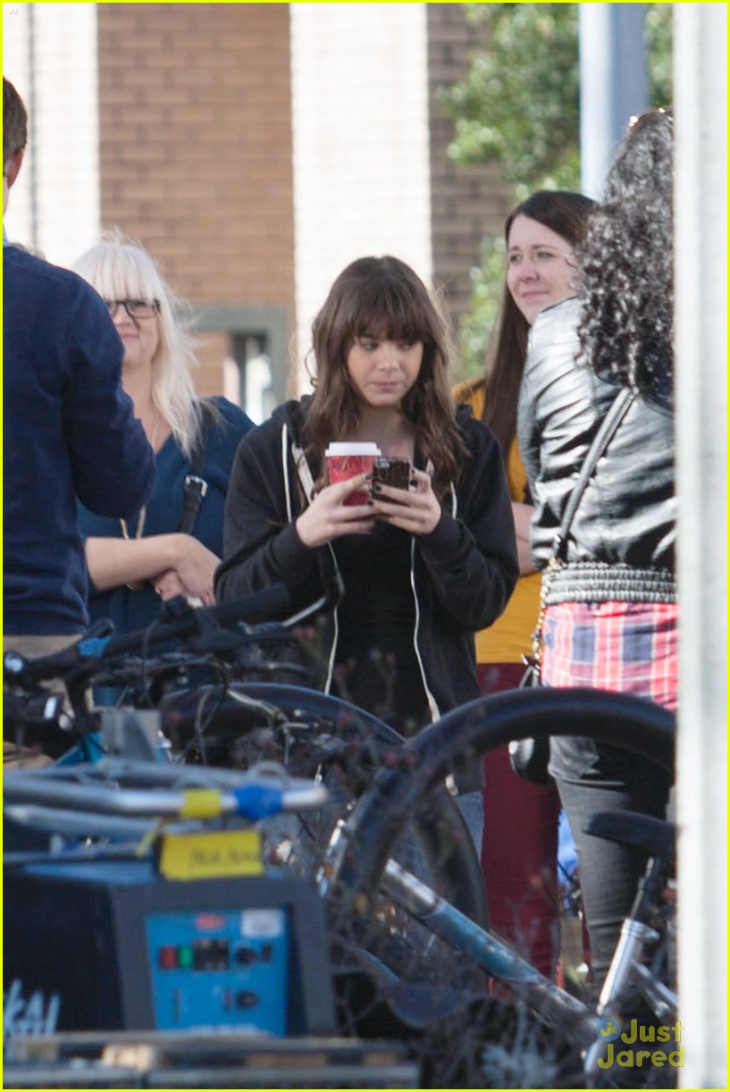 Hailee Steinfeld & Thomas Mann: 'Barely Lethal' Filming in Atlanta ...