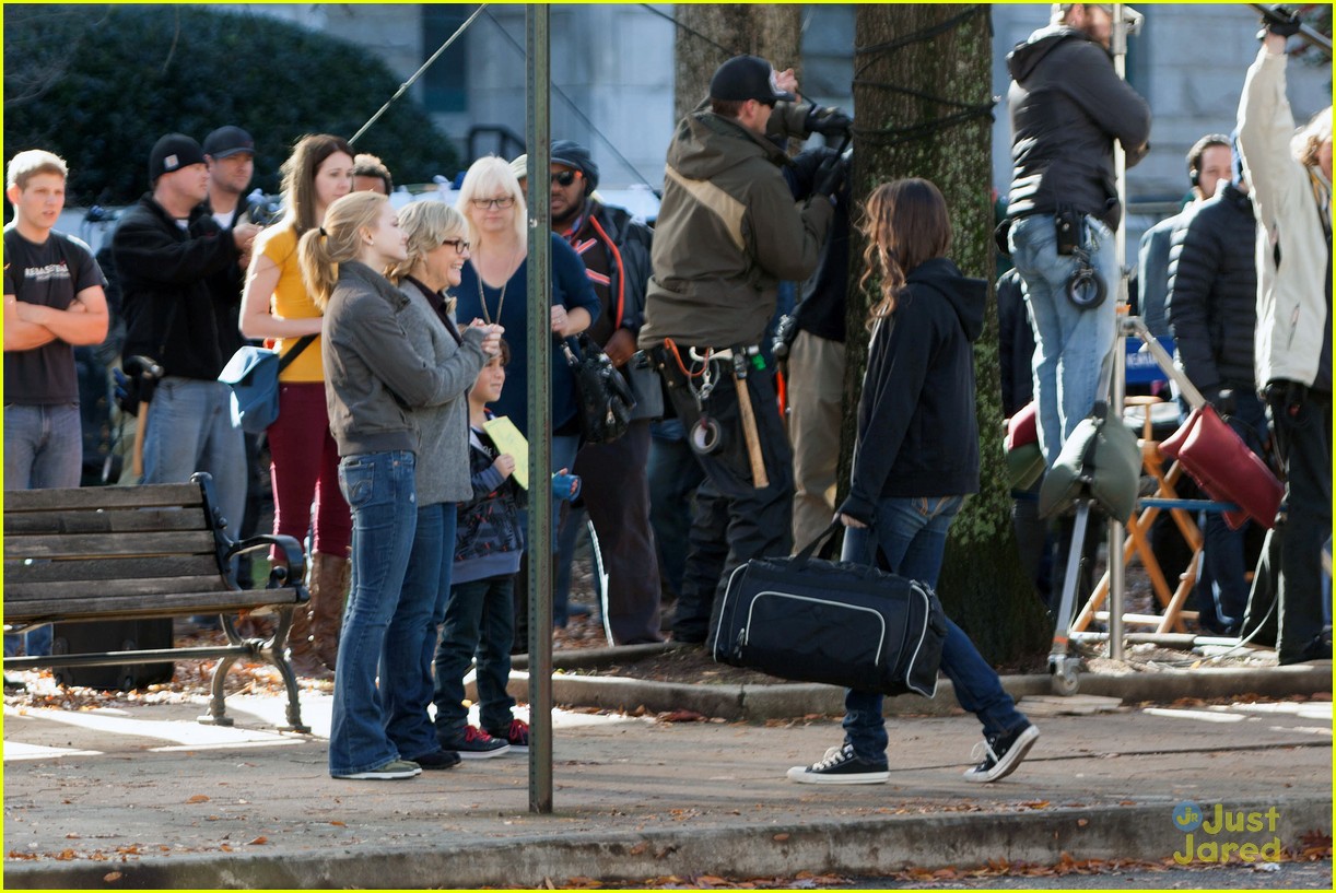 Hailee Steinfeld & Thomas Mann: 'Barely Lethal' Filming in Atlanta ...