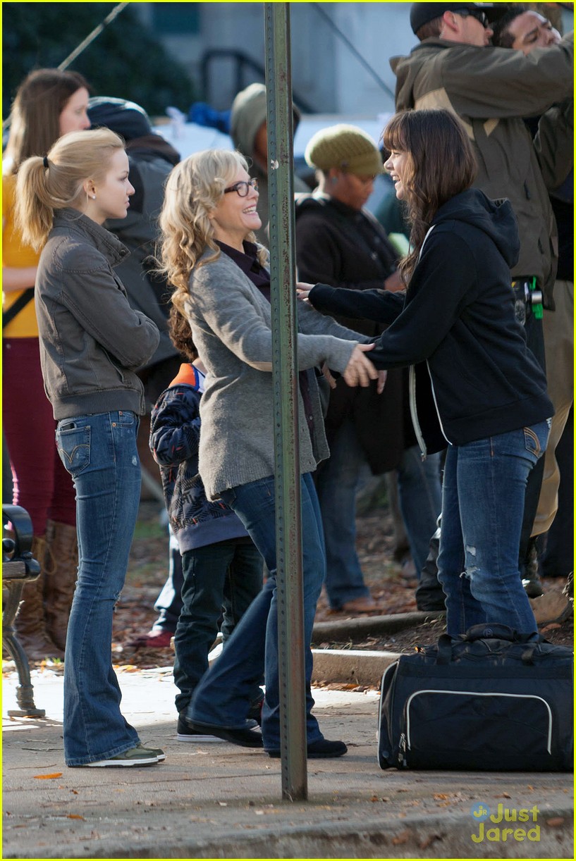 Hailee Steinfeld & Thomas Mann: 'Barely Lethal' Filming in Atlanta ...