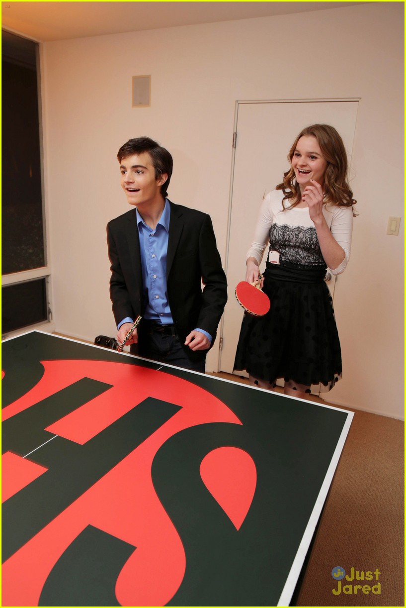 Kerris Dorsey & Emma Kenney: Showtime Holiday Soiree | Photo 624460 ...