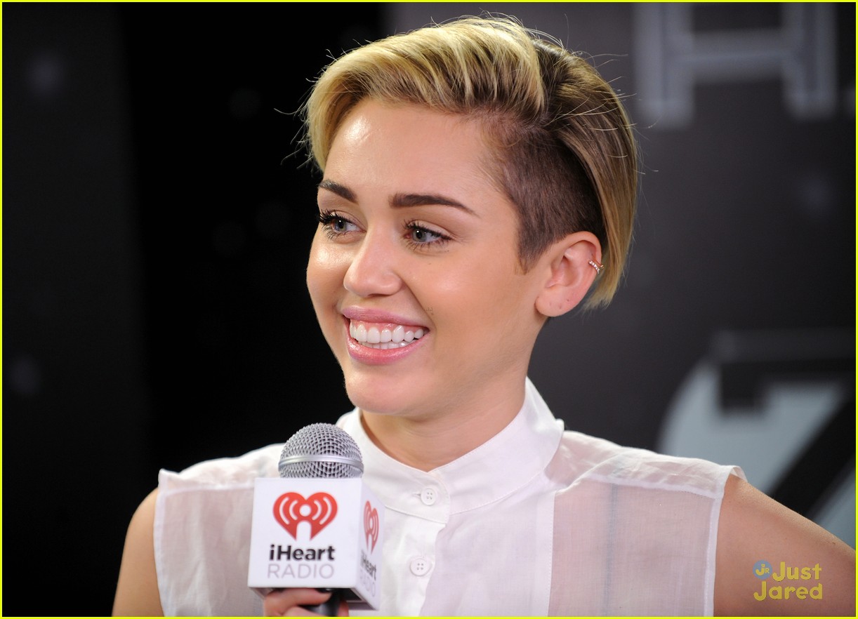 Full Sized Photo of miley cyrus z100 jingle ball pics 18 | Miley Cyrus ...