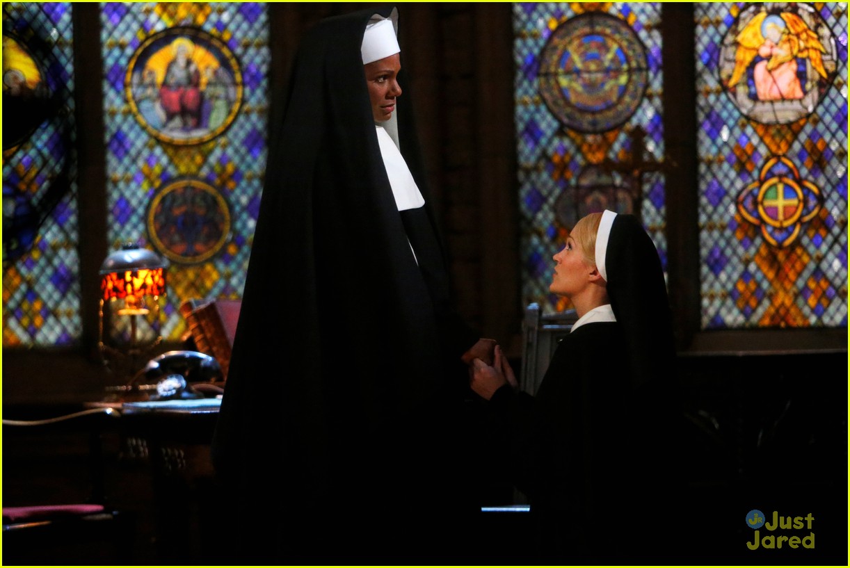 Ariane Rinehart: 'Sound of Music Live' Performances - WATCH NOW ...