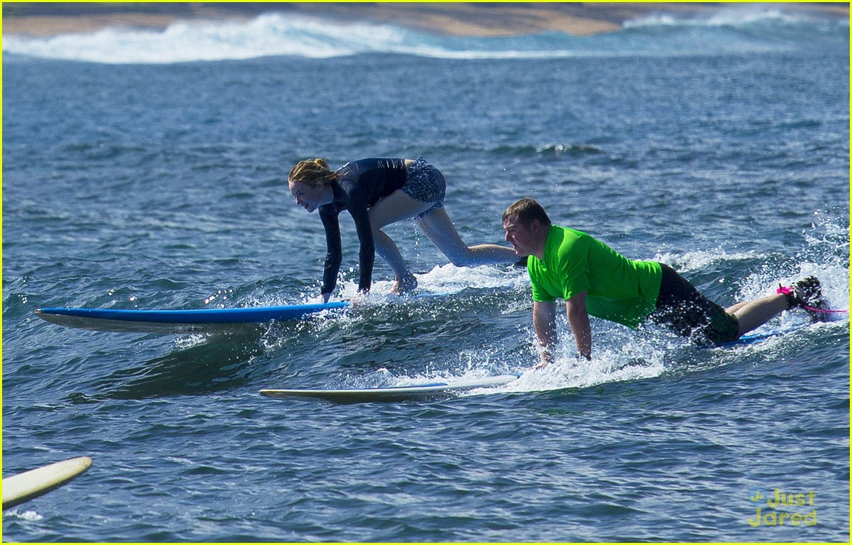 Andrew Garfield & Emma Stone: Surfing Lessons in Hawaii! | Photo 630847 ...