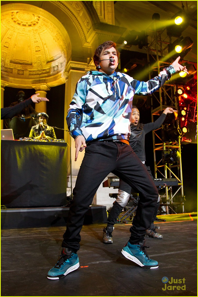Austin Mahone: Aquafina FlavorSplash Concert with Kylie Jenner! | Photo ...