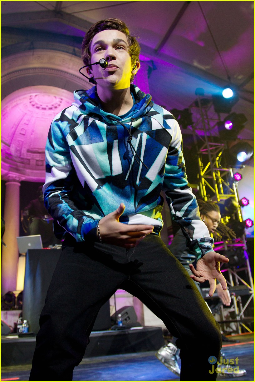 Austin Mahone: Aquafina FlavorSplash Concert with Kylie Jenner! | Photo ...