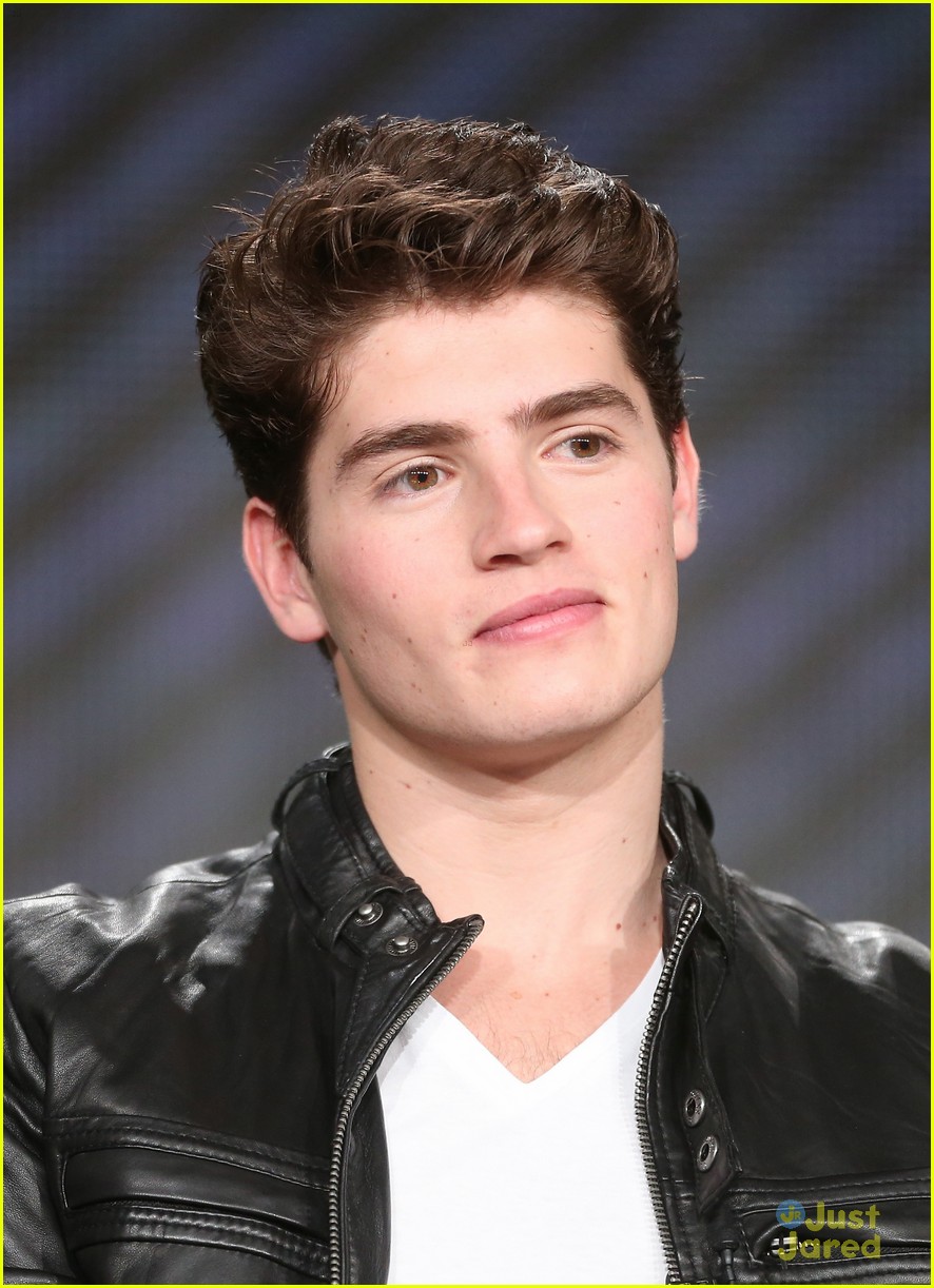 Gregg Sulkin & Bailey Buntain: 'Faking It' at TCA Winter Tour 2014 ...