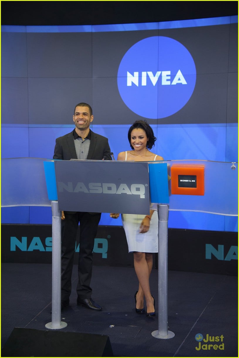 Kat Graham & Cottrell Guidry Visit Nasdaq on New Year's Eve | Photo ...