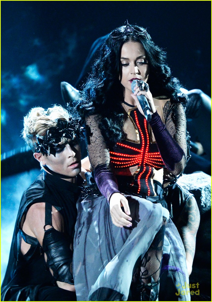 Katy Perry: 'Dark Horse' at the Grammys - Watch Now! | Photo 638889 ...