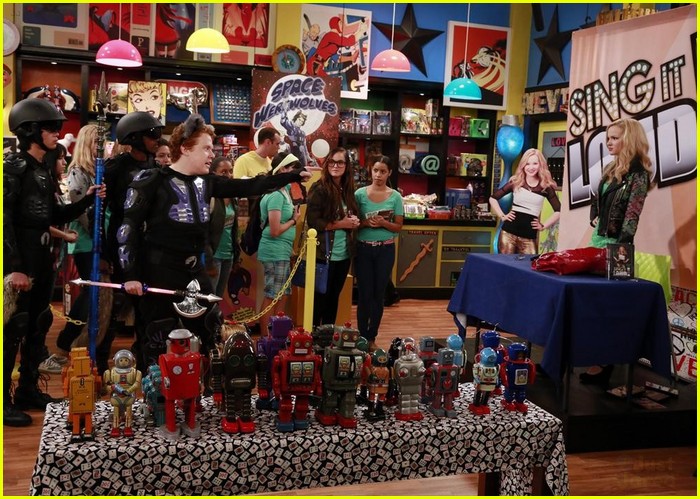 Dove Cameron Pulls A 'Switch-A-Rooney' | Photo 634384 - Photo Gallery ...