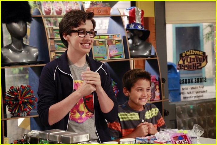 Dove Cameron Pulls A 'Switch-A-Rooney' | Photo 634389 - Photo Gallery ...