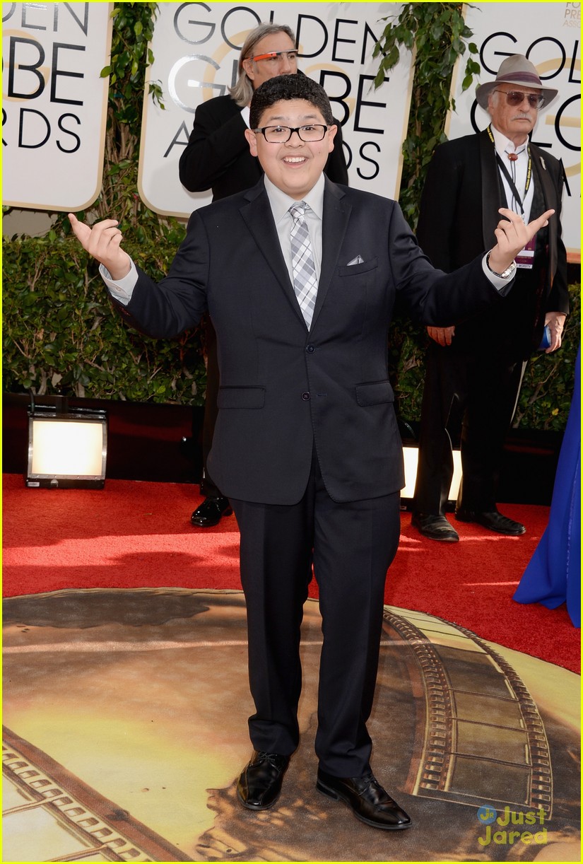 Full Sized Photo of nolan gould rico rodriguez modern family wins sag ...