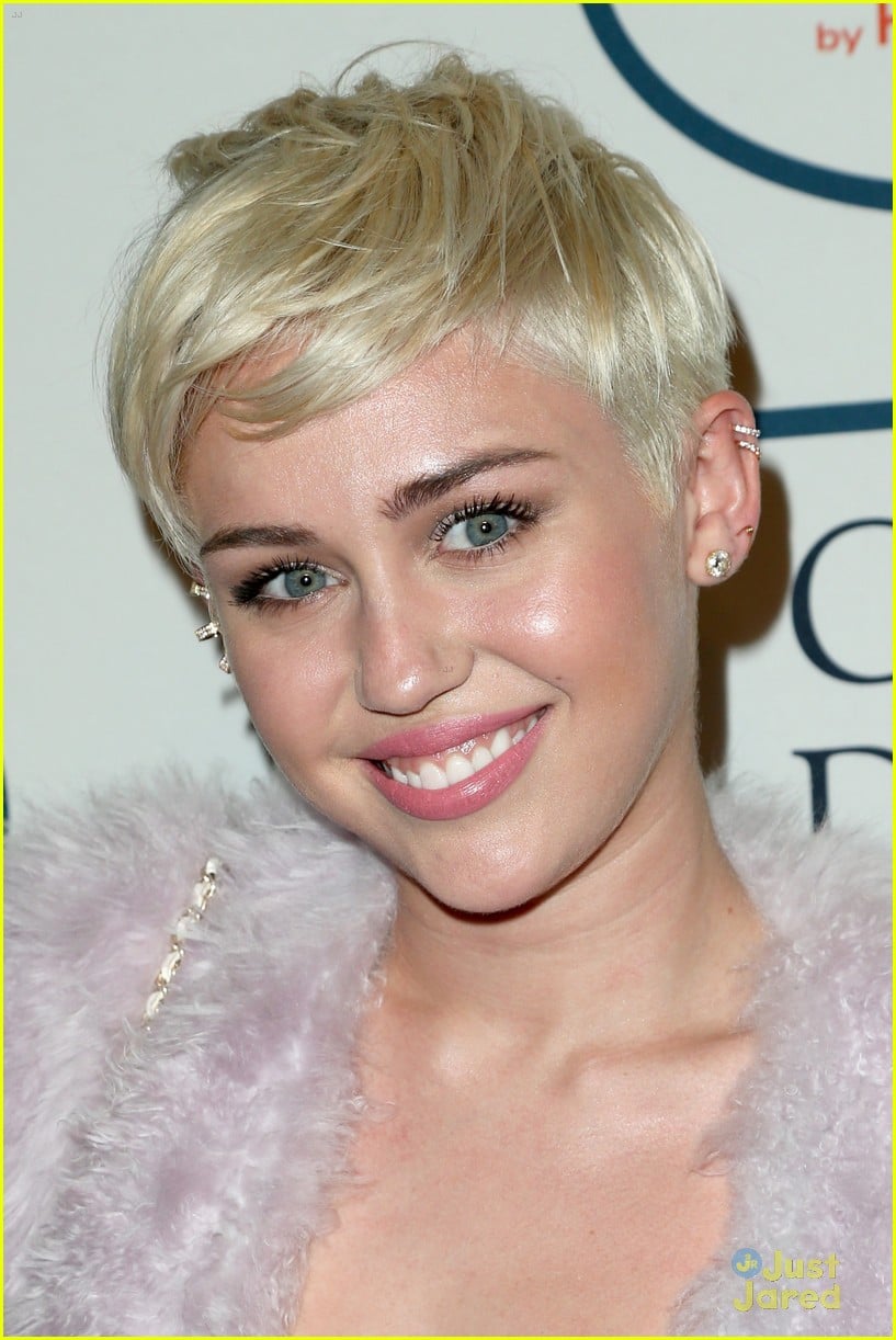 Miley Cyrus: Clive Davis Pre-Grammy Gala 2014 | Photo 638474 - Photo ...